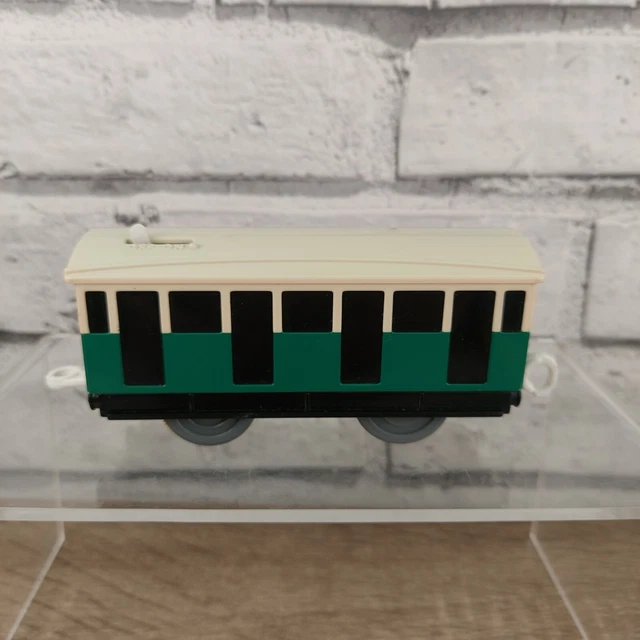 TRACKMASTER MIGHTY MAC Coach Carriage Motorized Thomas & Friends Tomy ...