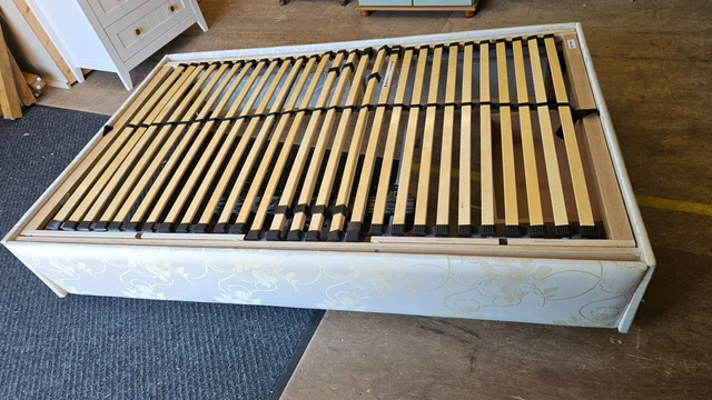 OAK TREE MOBILITY Cream Small Double 4 Ft Electric Bed & Mattress - CS ...