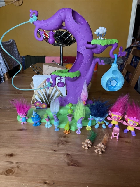 DREAMWORKS TROLLS POD'ULAR TROLL TREE PLAYSET & 16x FIGURES £4.50 ...