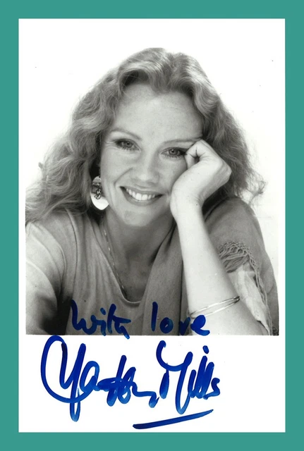 HAYLEY MILLS | Actress Child Star | Original Autograph on Star Photo £ ...