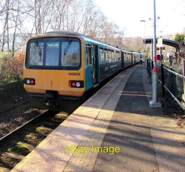 PHOTO 6X4 CLASS 143 dmu at Quakers Yard station Abercynon The 4-coach ...