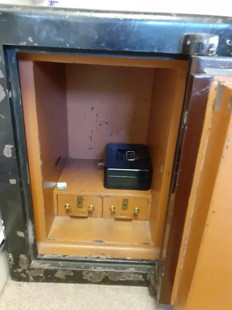 WORKING SAFE WITH key - Ratner of London £200.00 - PicClick UK