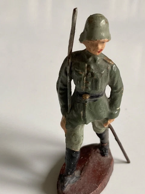 ELASTOLIN WEHRMACHT SOLDAT in Marsch mit Säbel Original 30erJahre WK II EUR 7,50 - PicClick DE