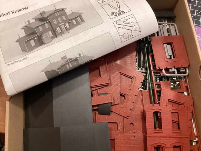 AUHAGEN H0 11381 Bahnhof Krakow neuwertig in offener OVP, garantiert ...