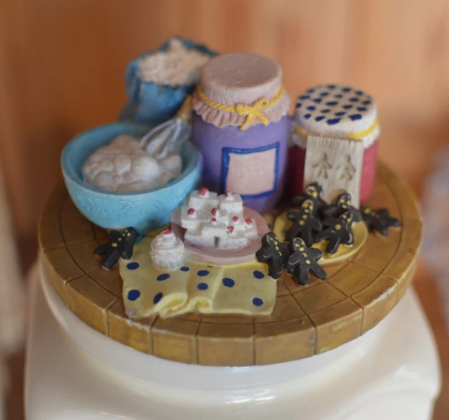 VINTAGE CERAMIC BISCUIT Barrel/Hexagonal Jar Handpainted Cottage Core £ ...