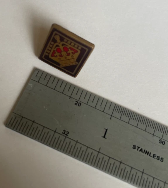 A VTG DINKY enamel brass king queens scout badge edward's crown ...