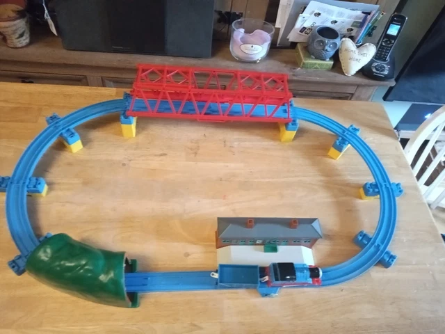 THOMAS AND FRIENDS Trackmaster Tomy Station and Bridge Track Set with ...