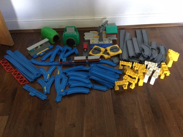 TOMY TRACKMASTER THOMAS Tank Engine Train Figures Bundle Track Road ...