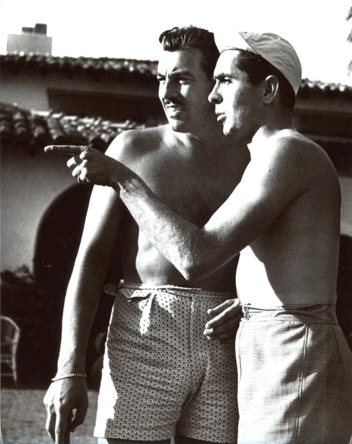 PHOTO SANS CHEMISE Cesar Romero Tyrone Power 8x10 #Q5392 EUR 8,95 ...