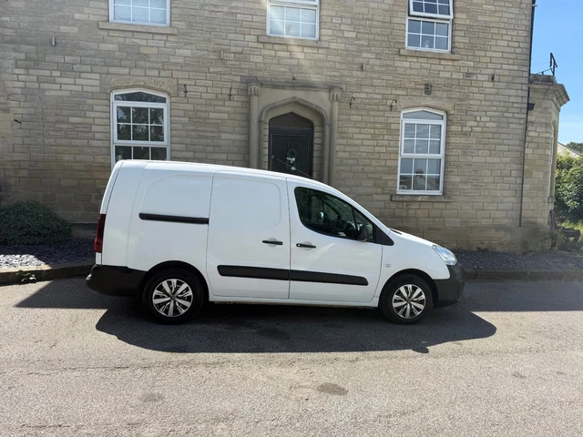 CITREON BERLINGO L2 Long wheel base*Crew van*Ulez compliant Euro 6*No ...