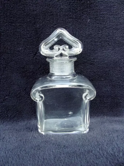 ANCIEN FLACON DE parfum en cristal de Baccarat GÜËRLAÏN EUR 90,00 ... ANCIEN FLACON DE parfum en cristal de Baccarat GÜËRLAÏN EUR 90,00 ...
