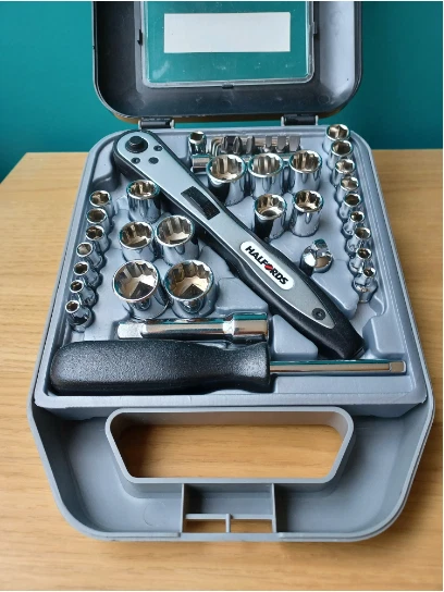 HALFORDS 42 PIECE Socket Set - 1/4" x 3/8" SQ DR Plus Carry Case £21.52 ...