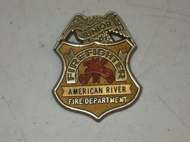 VINTAGE AMERICAN RIVER Junior Fireman Fire Fighter Firefighter Badge ...