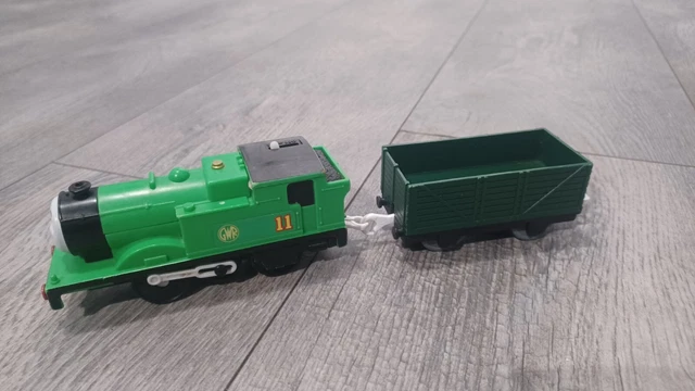 THOMAS TRACKMASTER OLIVER Train with Green Truck. RARE. Battery ...