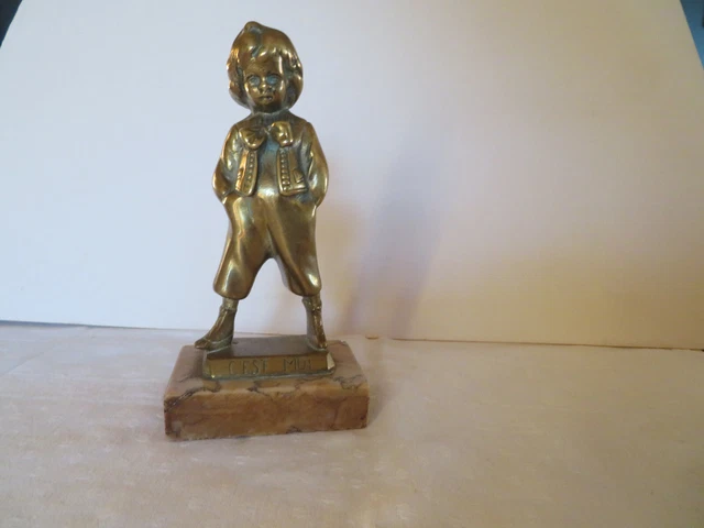 STATUETTE EN BRONZE petit garçon les mains dans les poches gravé " c ...