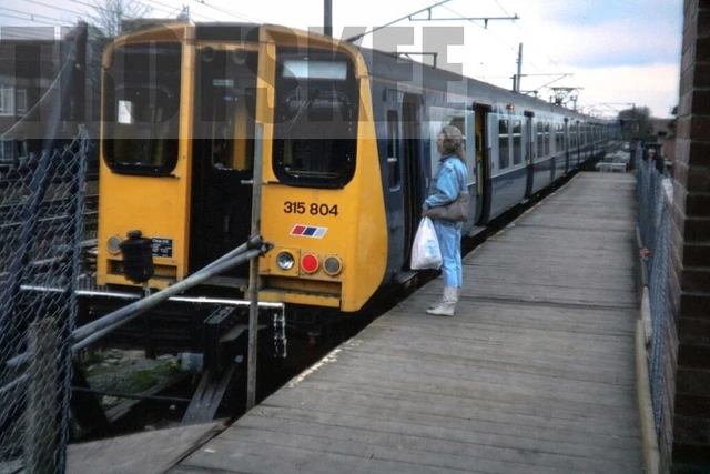 35MM SLIDE BR British Rail EMU Class 315 315804 1989 Original £4.98 ...