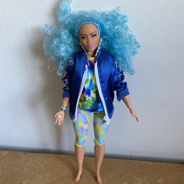 BARBIE CURVY FASHIONISTA Extra Doll Blue Hair Articulated Fashion ...