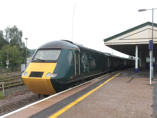 DIESEL TRAIN PHOTO Class 43 Gwr Ic125 Photograph Hst Railway Picture At ...