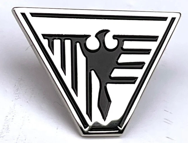 BLADE RUNNER EAGLE Logo Pin Badge Bladerunner Chrome and Black Deckard ...