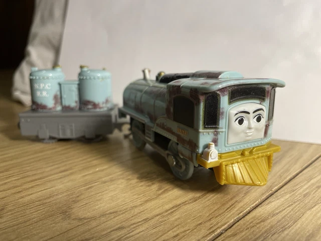 TRACKMASTER 2013 THOMAS the tank engine battery train LEXI £9.50 ...