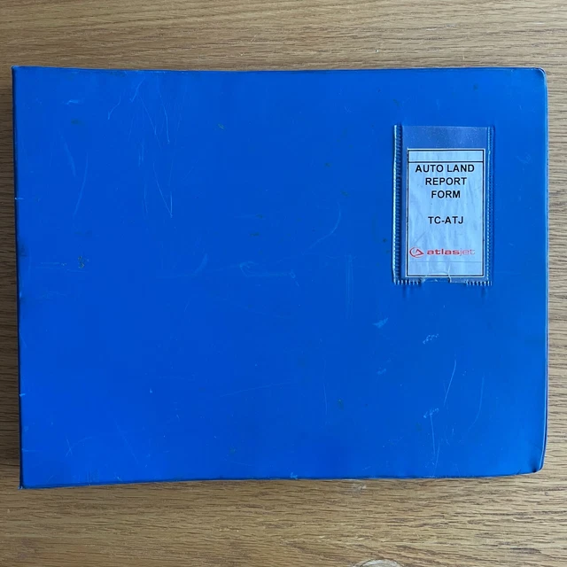 ATLASJET AIRBUS A320 TC-ATJ Cockpit Autoland Report Form Book £39.99 ...