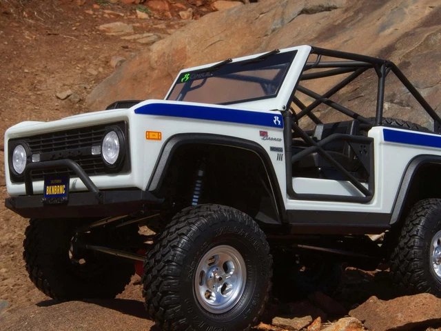 1/10 SCX10 III Early Ford Bronco 4WD RTR Rock Crawler White AXI03014BT2 ...