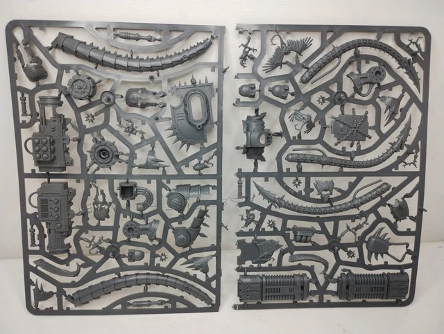 CHAOS KNIGHT STANDARD Bearer conversione professionale dipinto 40k ...