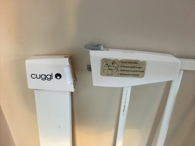 CUGGL PRESSURE FIT SAFETY GATE TO FIT 75CM TO 84CM. (Collection only) £ ...