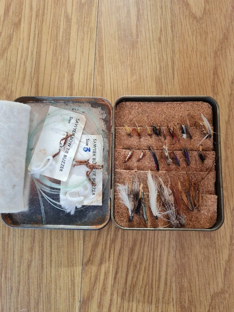 VINTAGE VERY EARLY Richard Wheatley eyed Loch Leven Fly Box Containing ...