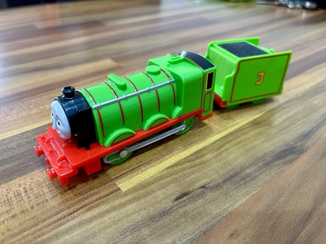 THOMAS AND FRIENDS Trackmaster Motorized Henry and Carriage Train £7.48 ...