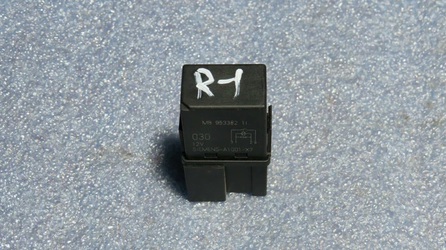 MITSUBISHI / VOLVO - RELAY MB953382 1l Relais SIEMENS-A1001-X7 V23074 ...