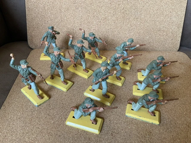 VINTAGE BRITAINS DEETAIL WW2 German Afrika Korps Infantry Toy Soldiers Lot x 12 £24.50 - PicClick UK