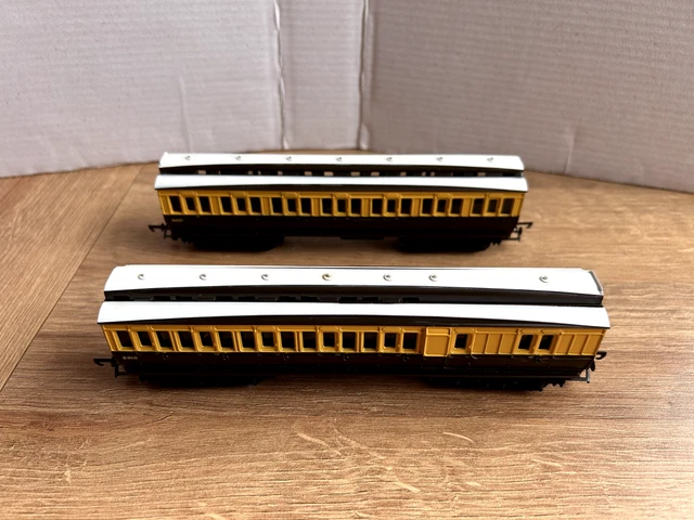 2 X TRI.ANG HORNBY 00 Gauge G.W.R. Composite Coach Clerestory Roof R332 ...