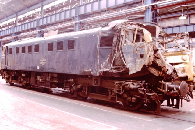 BRITISH RAIL BR Diesel Electric Loco Class 81 Crashed loco Slide 1277 £ ...