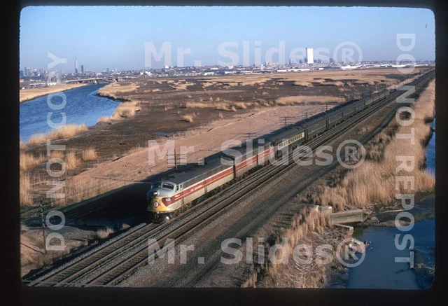 ORIGINAL SLIDE EL Erie Lackawanna E8A 825 & E8A avec action coachs Stilwell EUR 9,28 - PicClick FR