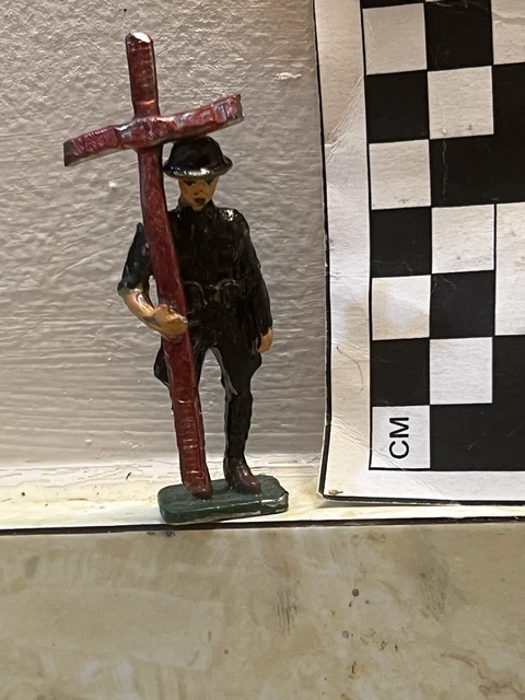 UBER RARE VINTAGE Britains SC lead Soldier Chaplain priest with Holy ...