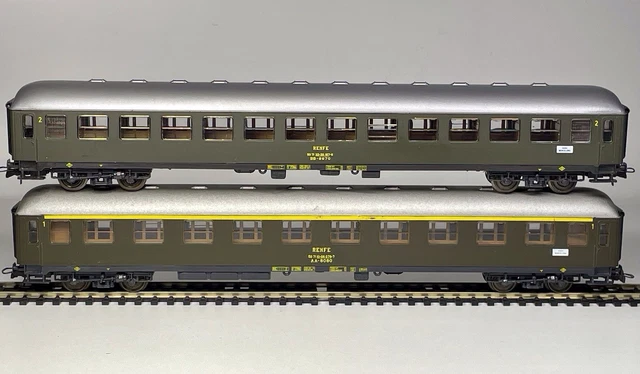 2X ROCO HO Gauge Spanish Renfe Barcelona - Madrid Express Coaches ...