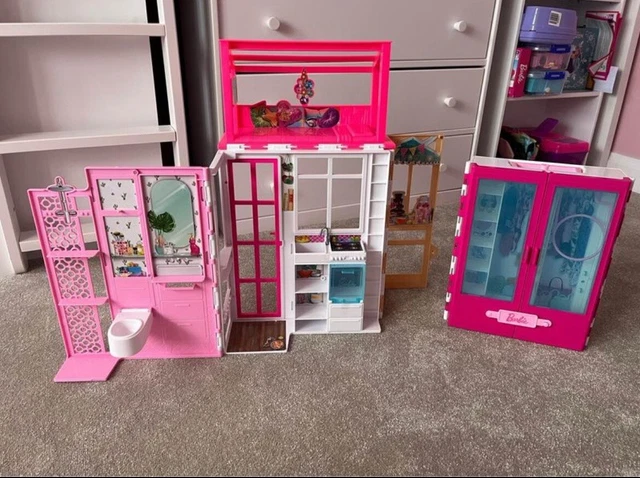 BARBIE FOLDABLE DOLLS House & Barbie Wardrobe £10.00 - PicClick UK