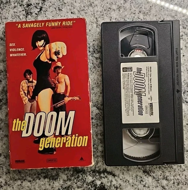 THE DOOM GENERATION (VHS, 1995, Directors Cut) Gregg Akari Read ...