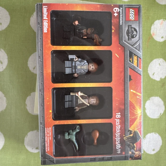LEGO JURASSIC WORLD: Jurassic World Minifigure Collection (5005255) £30 ...