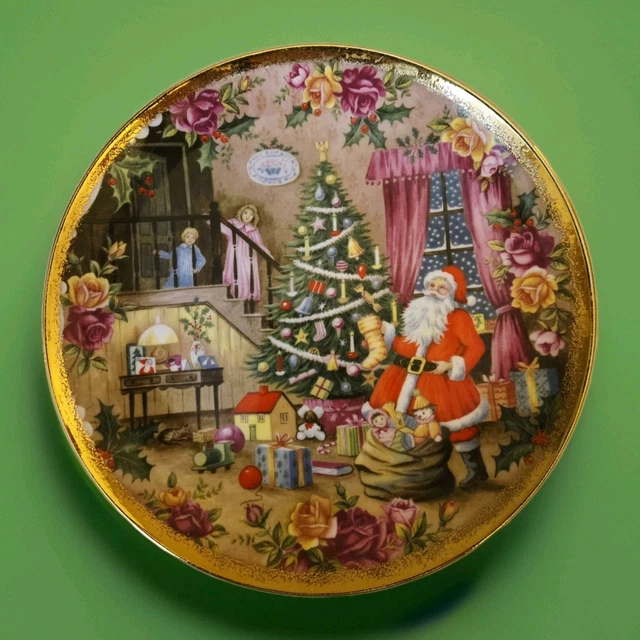 ROYAL ALBERT OLD Country Roses CHRISTMAS MAGIC SURPRISE Wall Plate 8 ...