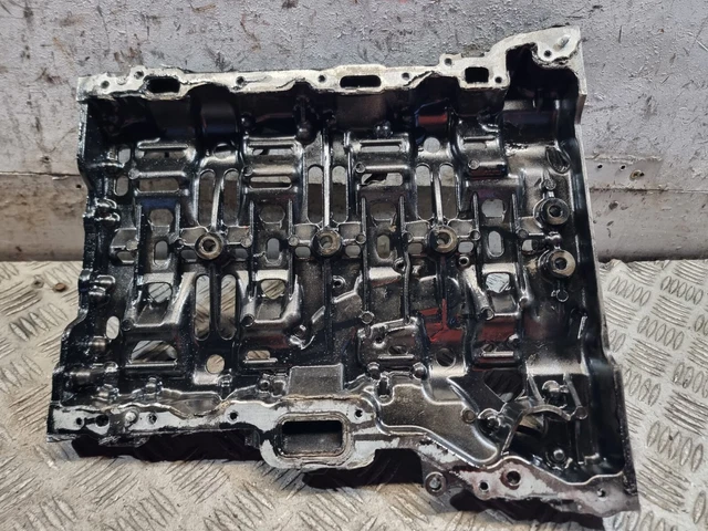 MERCEDES C350 OIL Sump Pan A2740103906 2.0L Hybrid Auto W205 Saloon ...