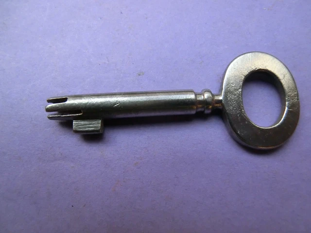 ALTE SCHLÜSSEL - schöner alter Bramah Schlüssel EUR 4,80 - PicClick DE