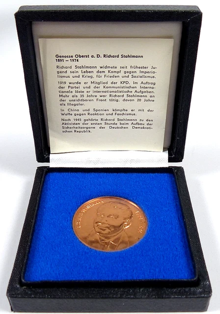 DDR ORIGINAL ALTE Medaille MfS Oberst Richard Stahlmann in OVP EUR 39 ...