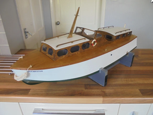 SUPERB 1960S &WAVEMASTER, Cabin Launch" R/C Model Boat ( Fantastic ...