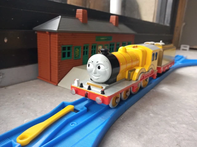 TOMY TRACKMASTER THOMAS the tank engine motorised Molly train £14.99 ...