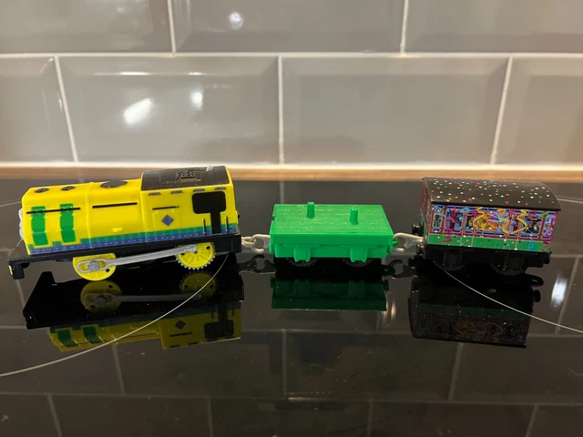 TRACKMASTER RAUL MOTORIZED Train And Carriages Thomas The Tank Engine ...