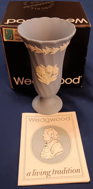 WEDGWOOD - JASPER - Powder Blue - Fluted Jasper Posy Vase - Mint in Box ...