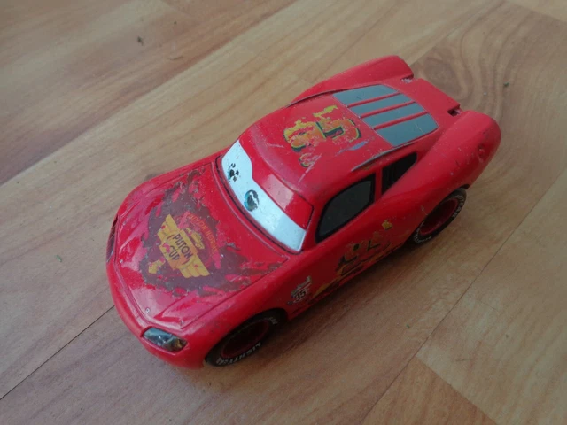 DISNEY PIXAR CARS Diecast Disney Store Deluxe Lightning Mcqueen Diecast ...