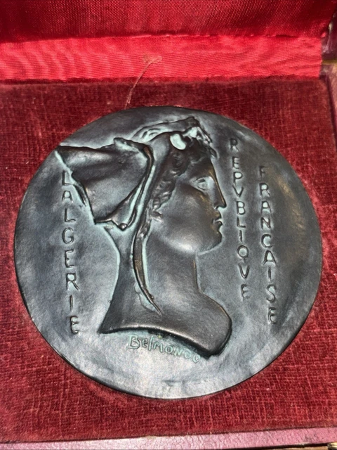 MÉDAILLE EN BRONZE de Paul Belmondo Ifrikia Algérie République ...